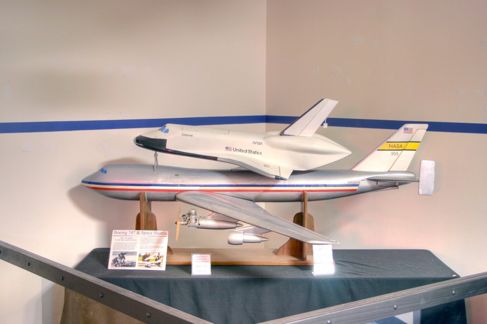 1/40-scale Boeing 747 and Space Shuttle Orbiter - National Model ...