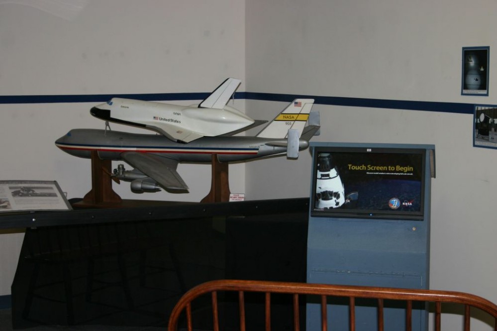Radio-Controlled 747 and Space Shuttle models - National Model Aviation ...